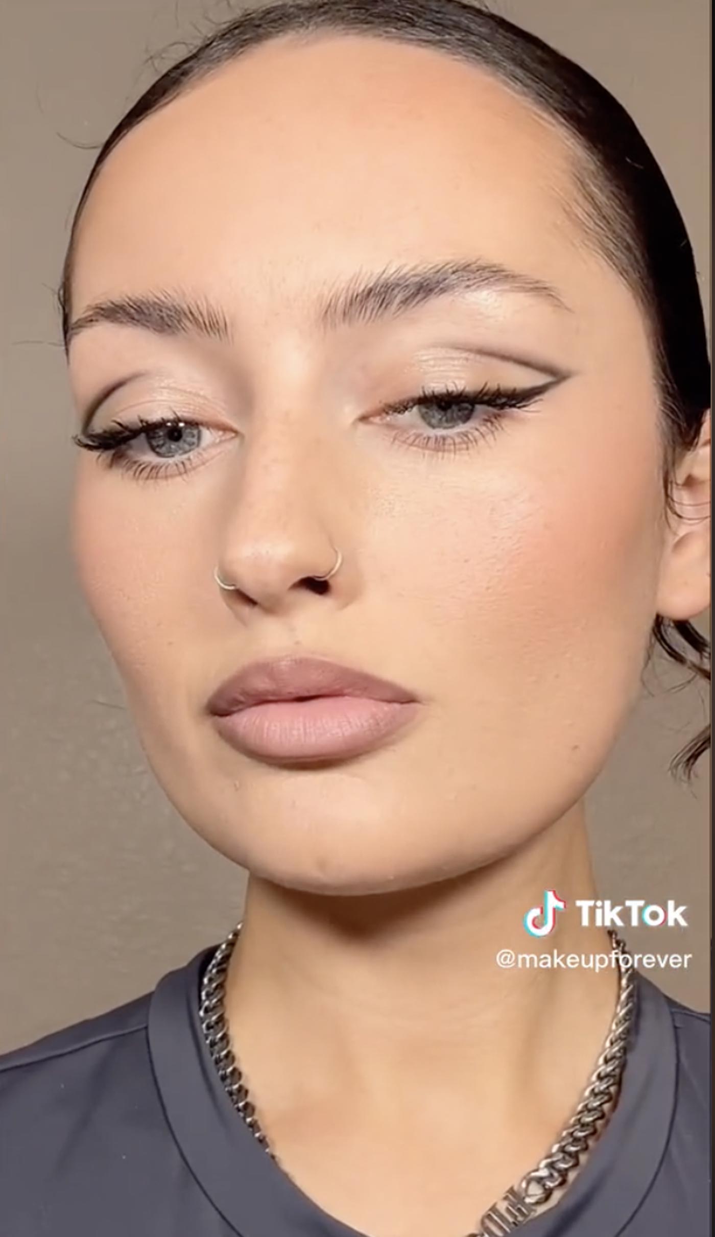 How To Achieve "Cloud Skin" Makeup
